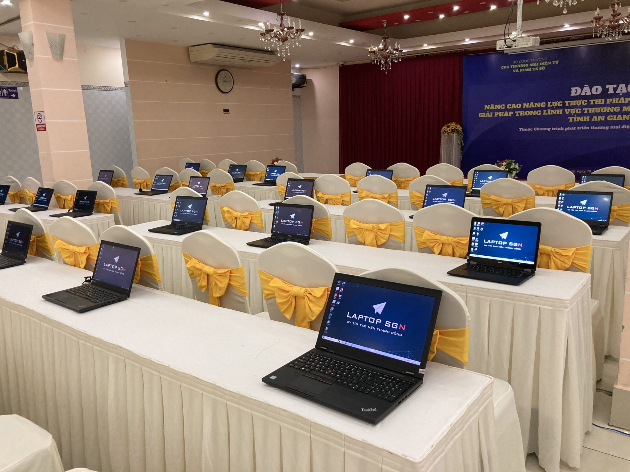 Dịch vụ cho thuê laptop giá rẻ TPHCM , giao nhanh 2h tại Laptop SGN ...